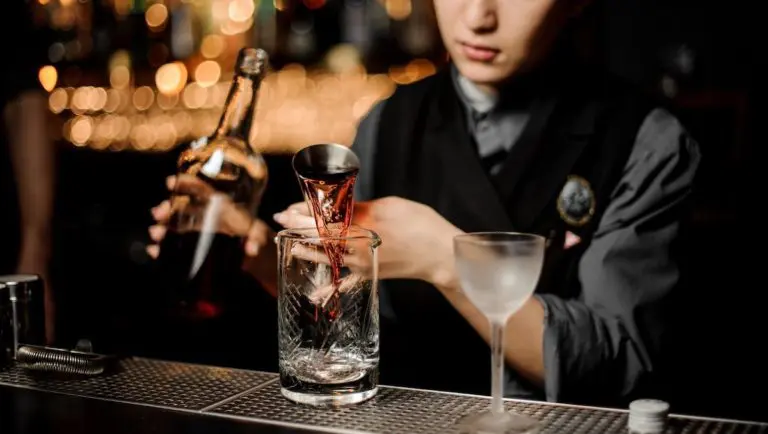 Jigger Measurements & Different Types - A Bartenders Guide